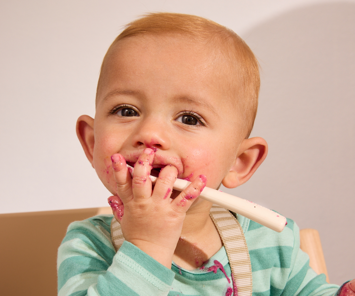 Signs Your Baby Is Ready for Solids, According to an Infant Nutrition ...